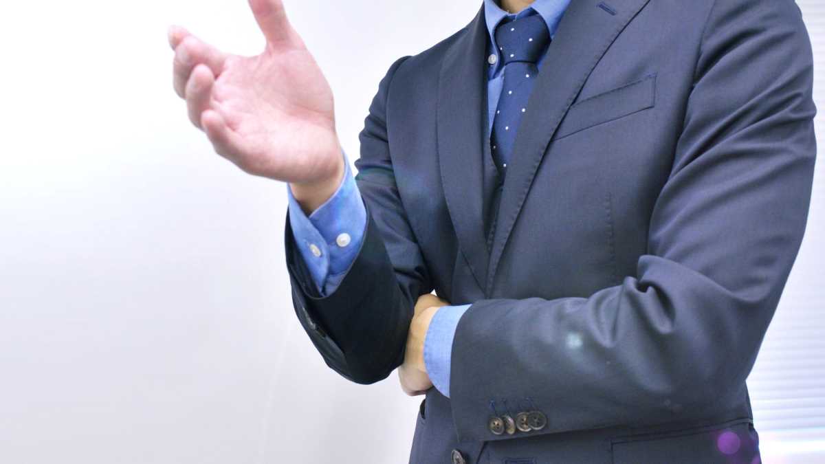 口語ではTalk~into/out ofが「説得する」に最適 - Simple Marketing 365